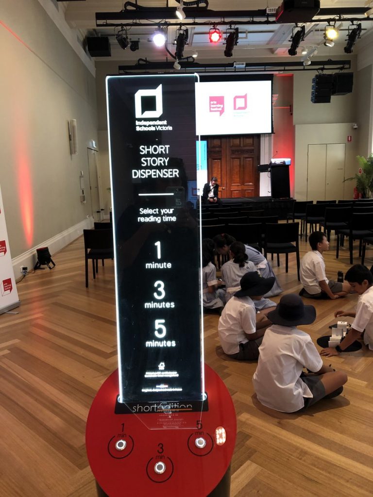 ‘ตู้กดเรื่องสั้น’ (2) ชวนคนกลับมาอ่านหนังสืออีกครั้งด้วยเทคโนโลยี